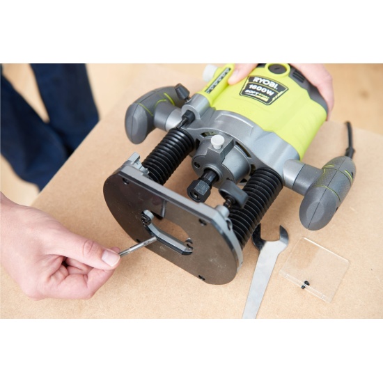 Фрезер RYOBI RRT1600-K 5133004796 — купить по низкой цене в интернет ...