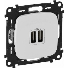 Розетка USB Legrand 2-ая USB 240В/5В 1500мА (с лицевой панелью) Valena ...