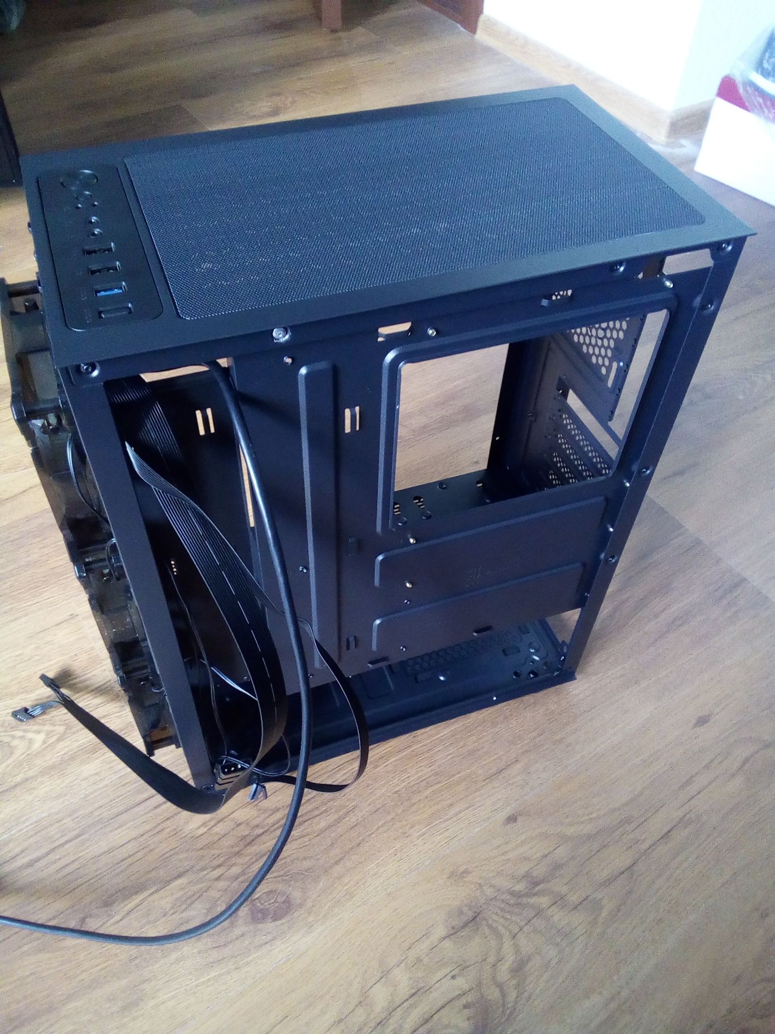 Корпус Powercase Mistral X4 Mesh черный Cmixb F4 — купить по низкой
