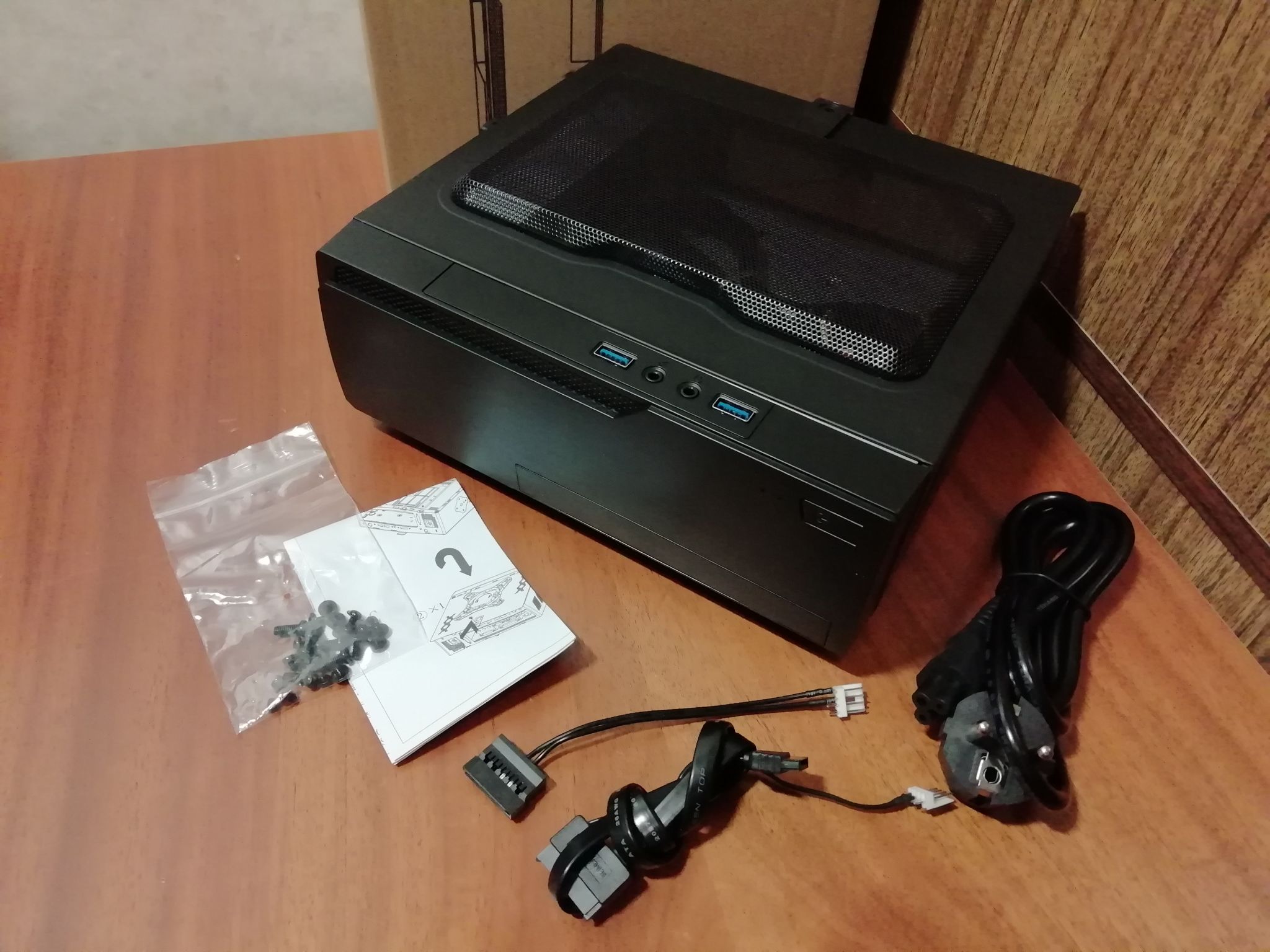 Корпус Foxline FL-BQ5 mITX 220W TFX FL-BQ5-FLX220-U32 — купить в ...