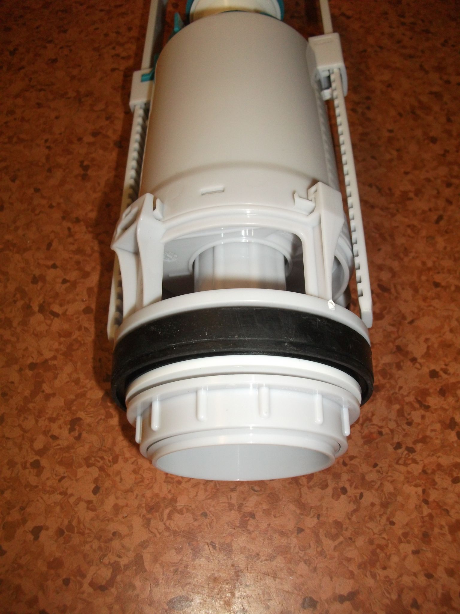 Арматура IDDIS F012400-0004 одноуровневая с нижним подводом воды (тип А ...