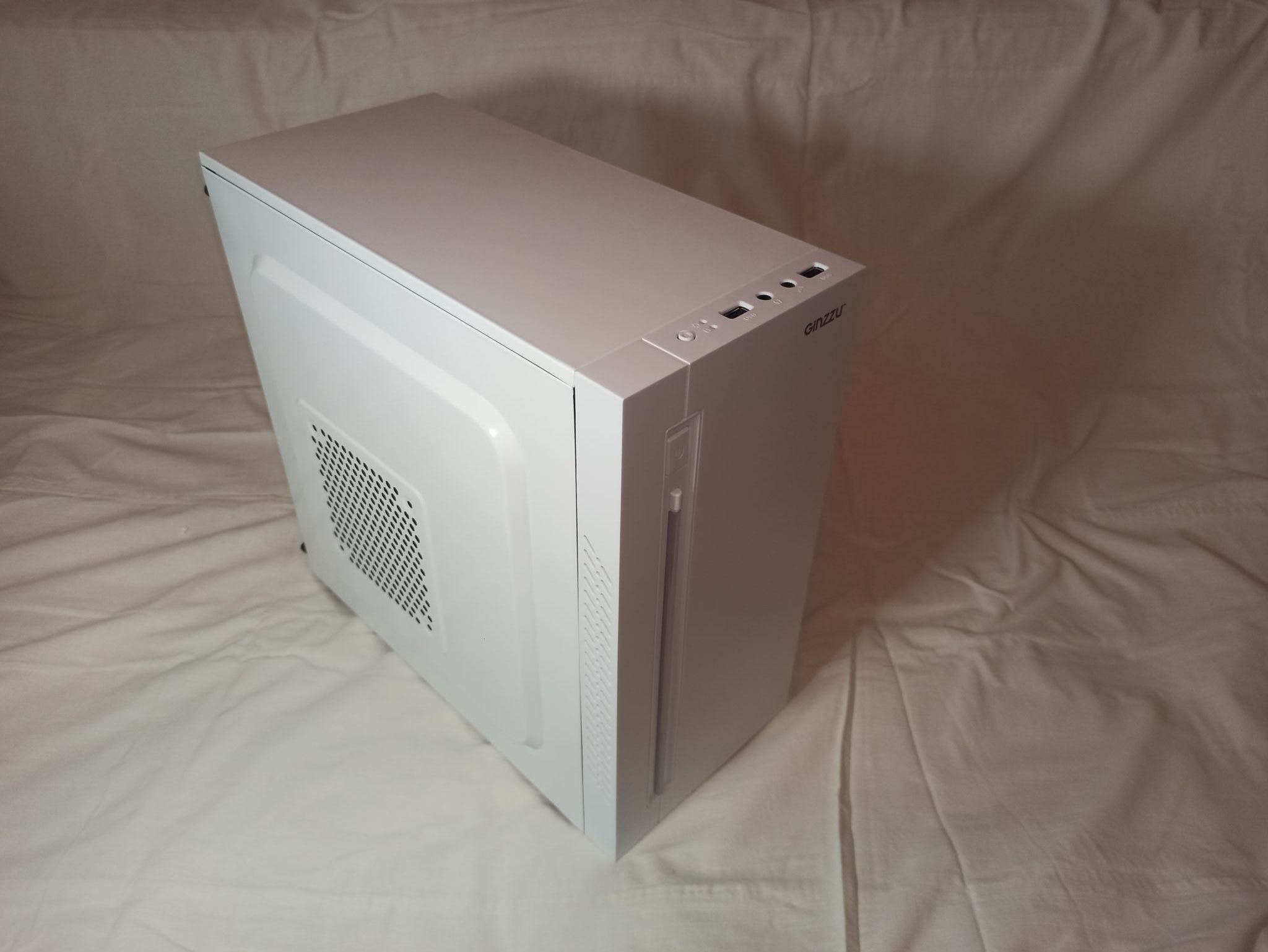 Купить Корпус Ginzzu D380 RGB White в интернет-магазине ОНЛАЙН ТРЕЙД.РУ