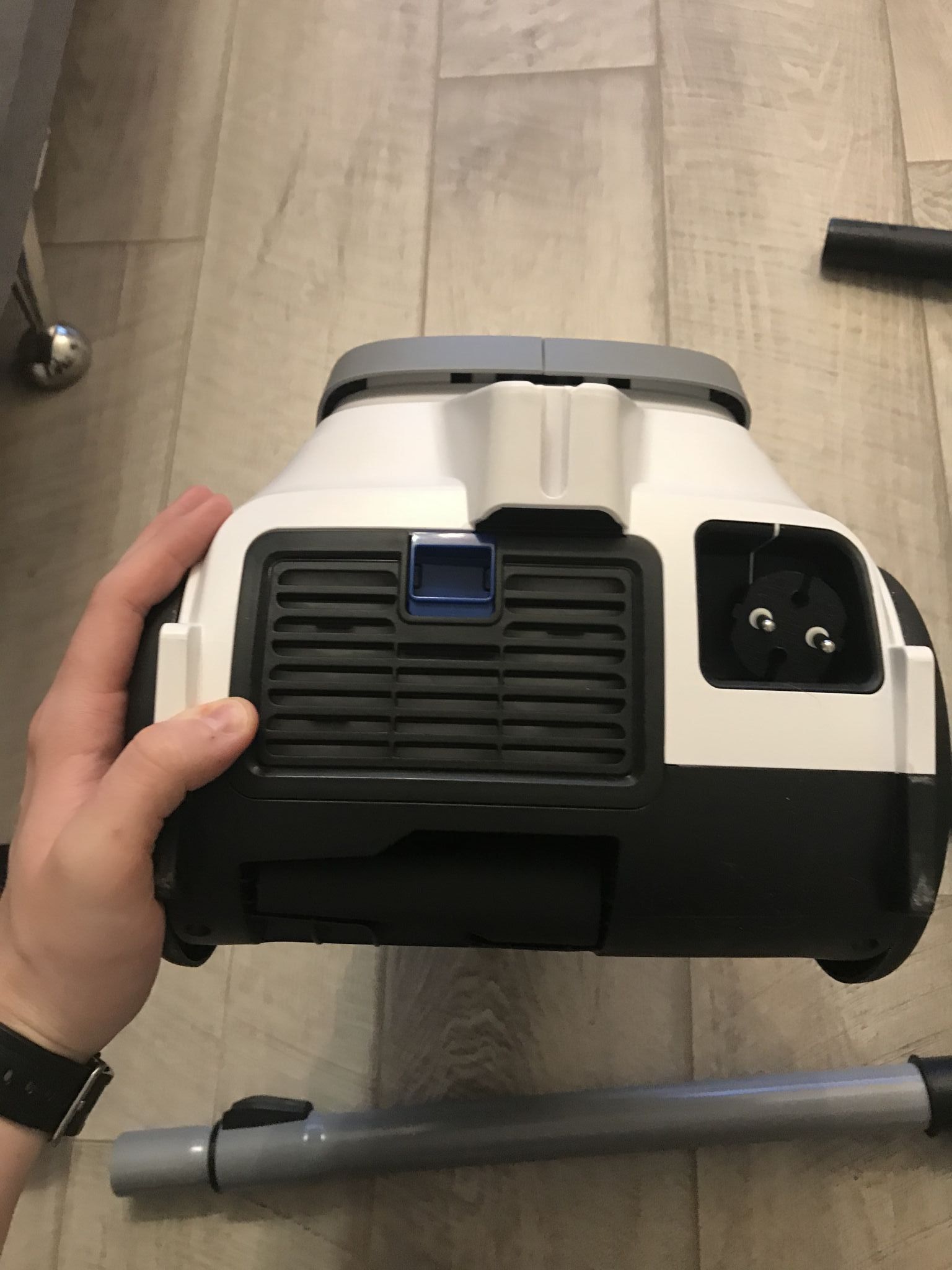 Пылесос Philips XB2042/01 — купить по низкой цене в интернет-магазине ...