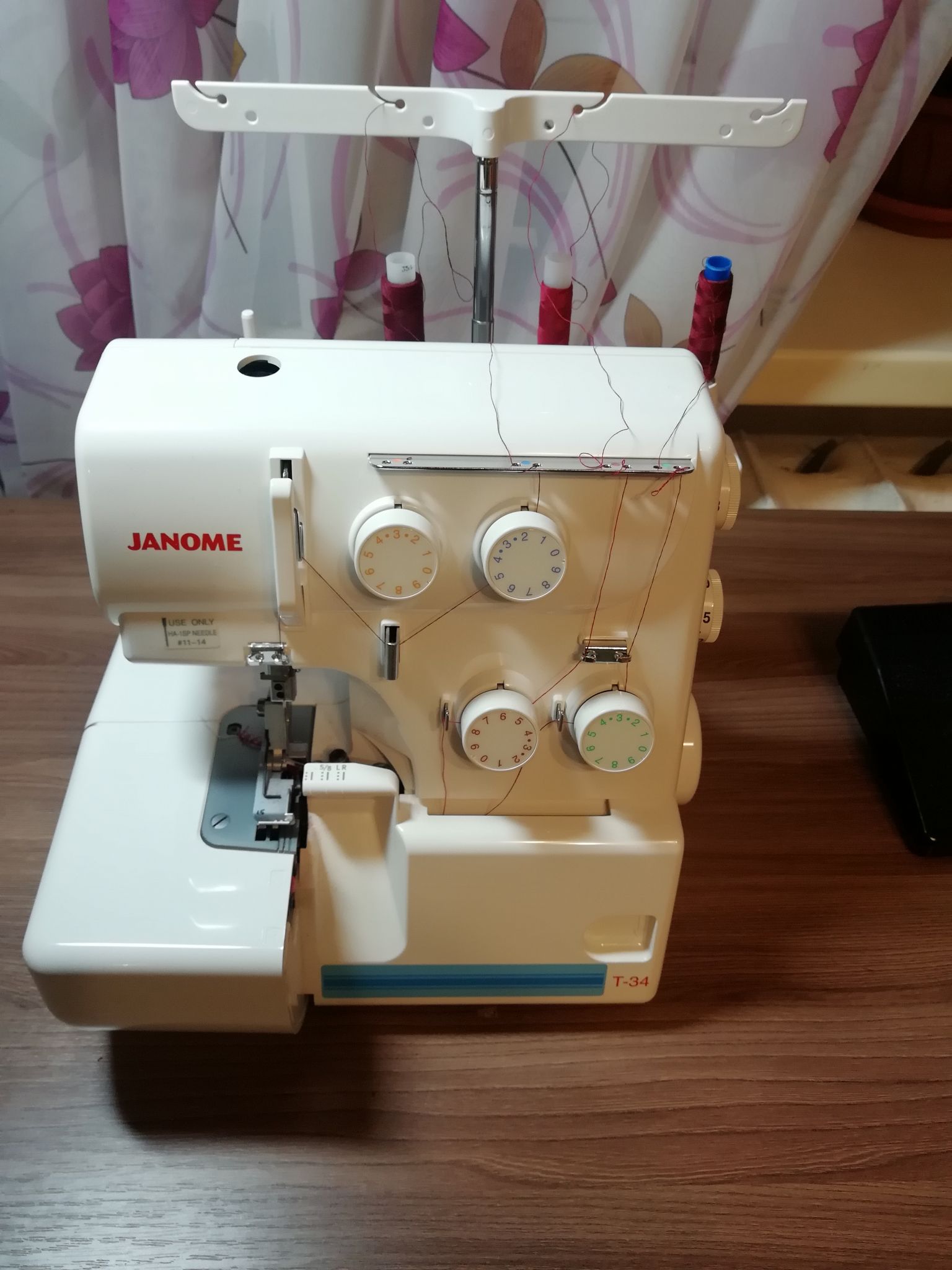 Оверлок Janome T-34 SINT-34 — купить по низкой цене в интернет-магазине ОНЛАЙН ТРЕЙД.РУ