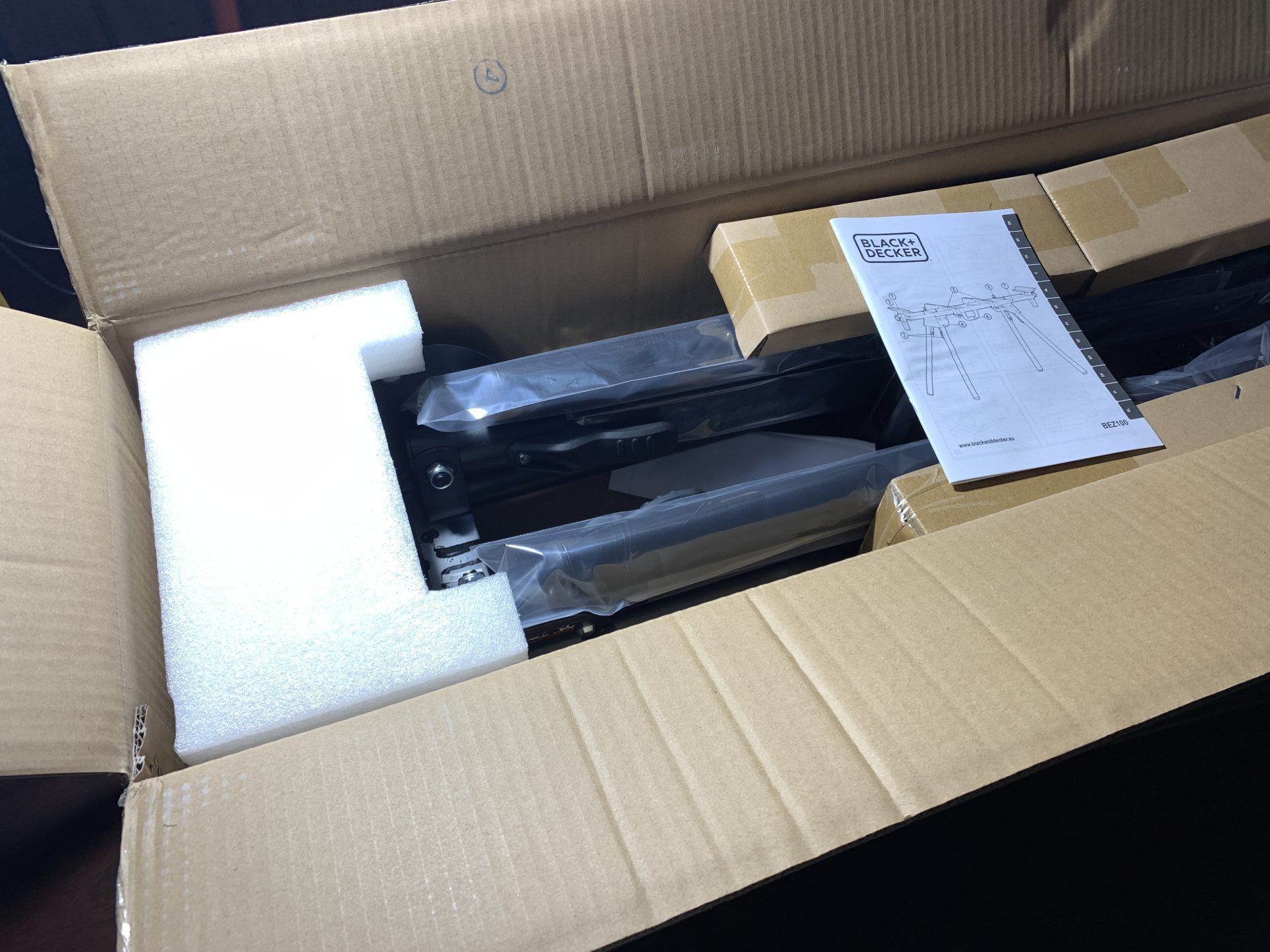 Верстак-подставка BLACK+DECKER BEZ100, под торцовочную пилу 1.5м ...