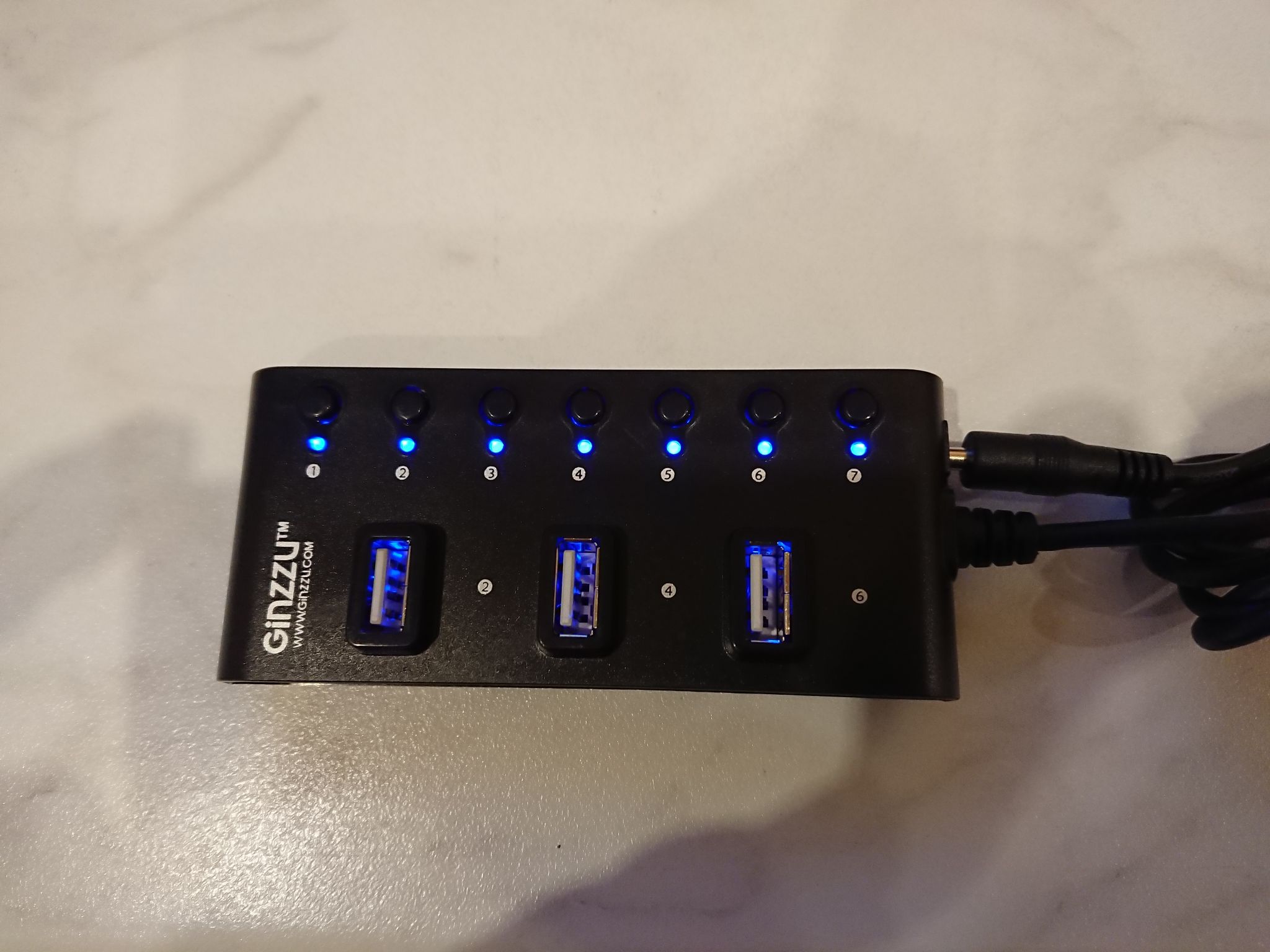 Разветвитель USB GiNZZU GR-487UAB (7 портов USB 2.0 + адаптер) черный ...