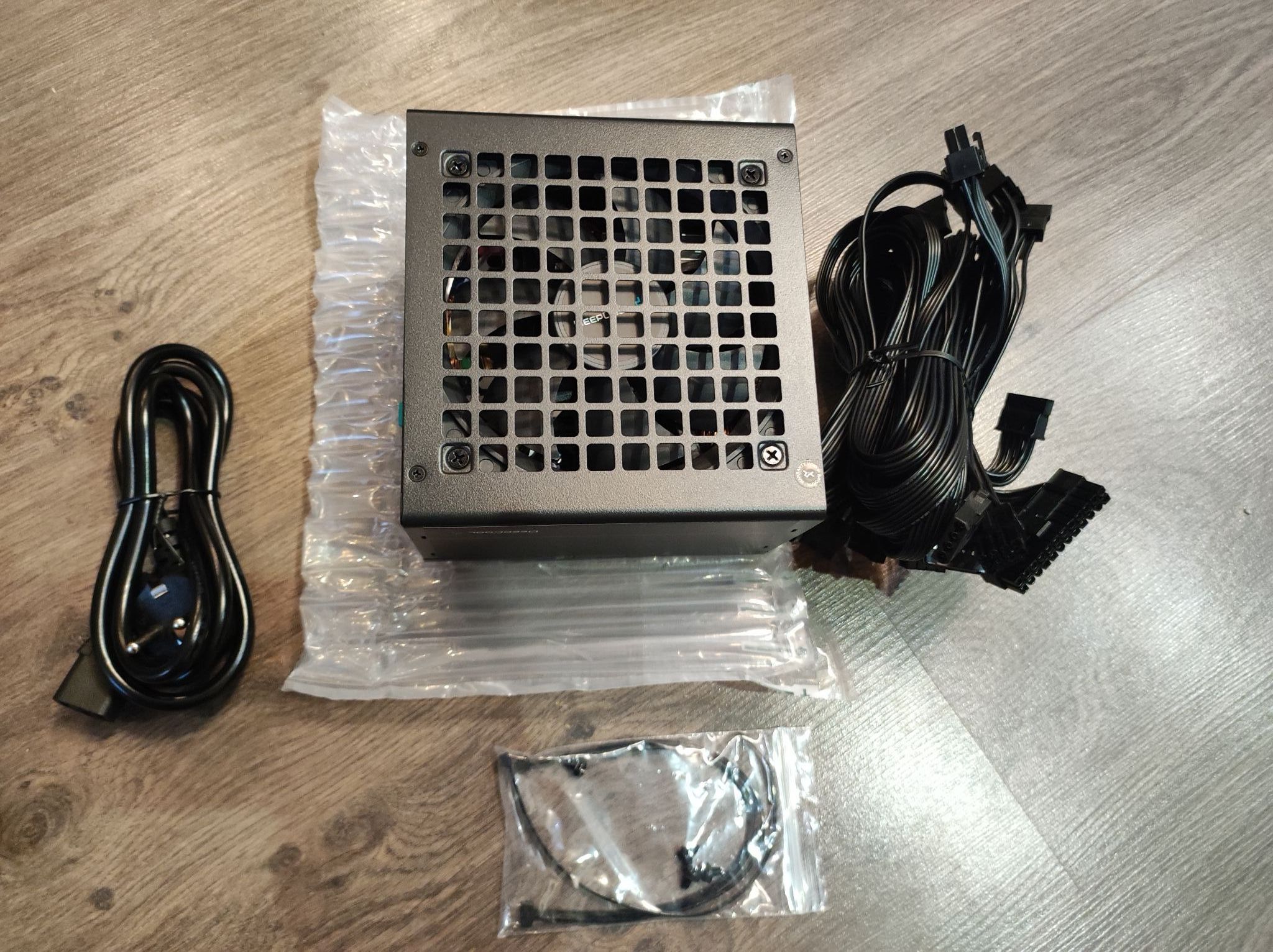 Блок питания DeepCool PF700, 700W, 80+ Standart — купить по низкой цене ...
