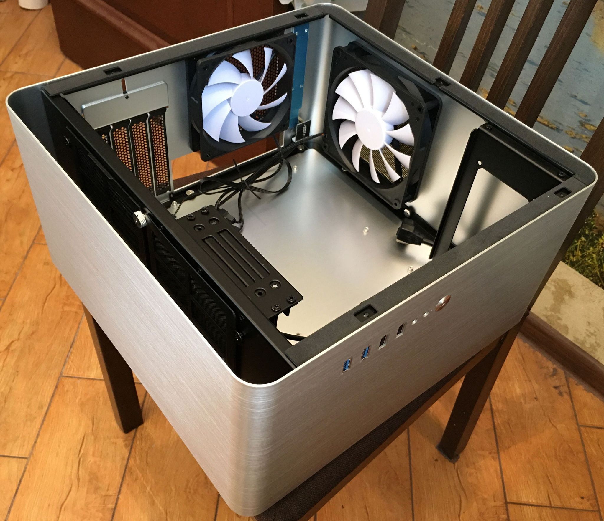 Корпус Jonsbo UMX3W Silver — купить по низкой цене в интернет-магазине ...