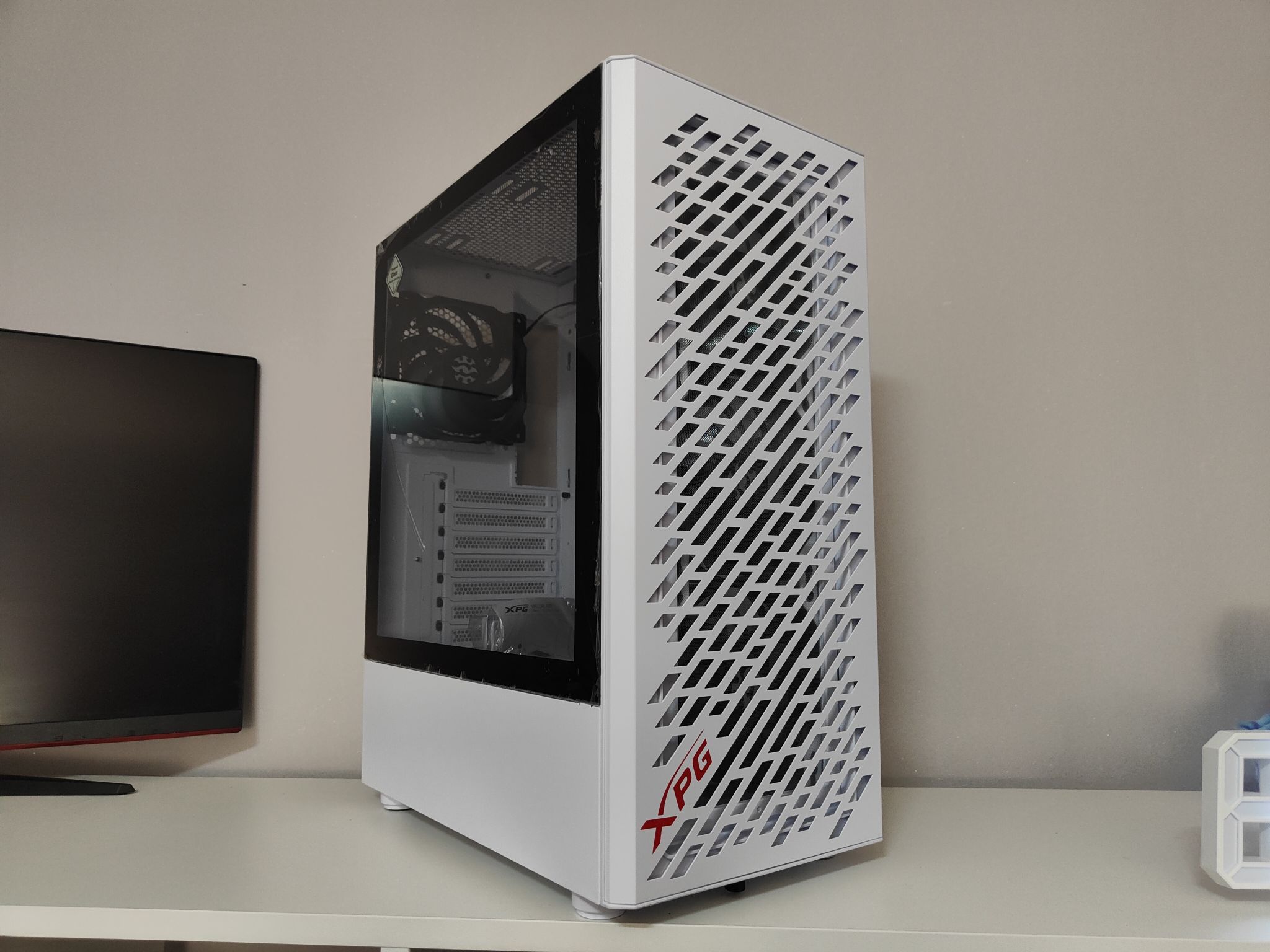 Корпус XPG VALOR AIR White VALORAIRMT-WHCWW — купить по низкой цене в ...