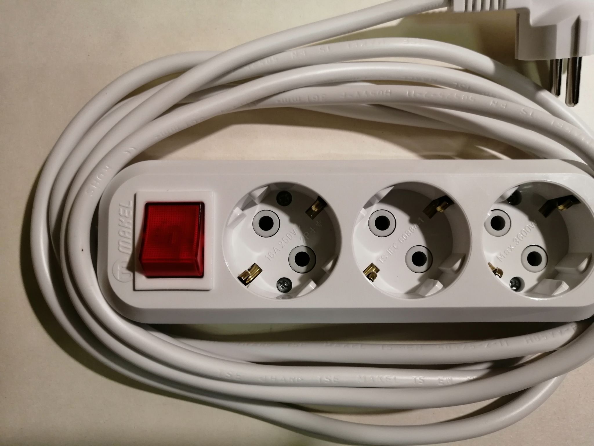 Удлинитель Makel 3х3м с заземл. 16А IP20 с выкл., MGP213 MGP213_Makel — купить по низкой цене в ...