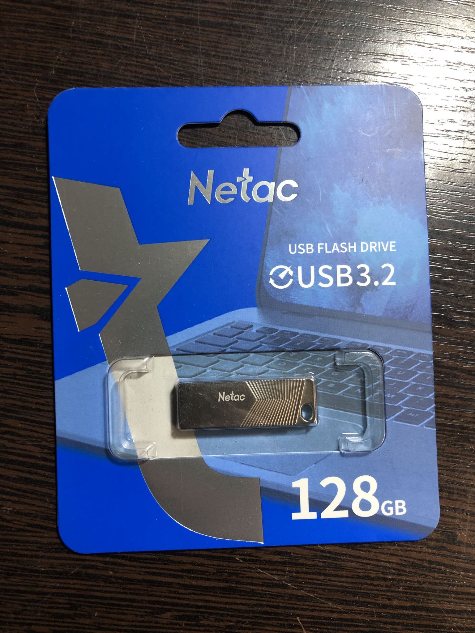 USB флешка Netac UM1 128Gb silver USB 3.2 (NT03UM1N-128G-32PN) — купить ...