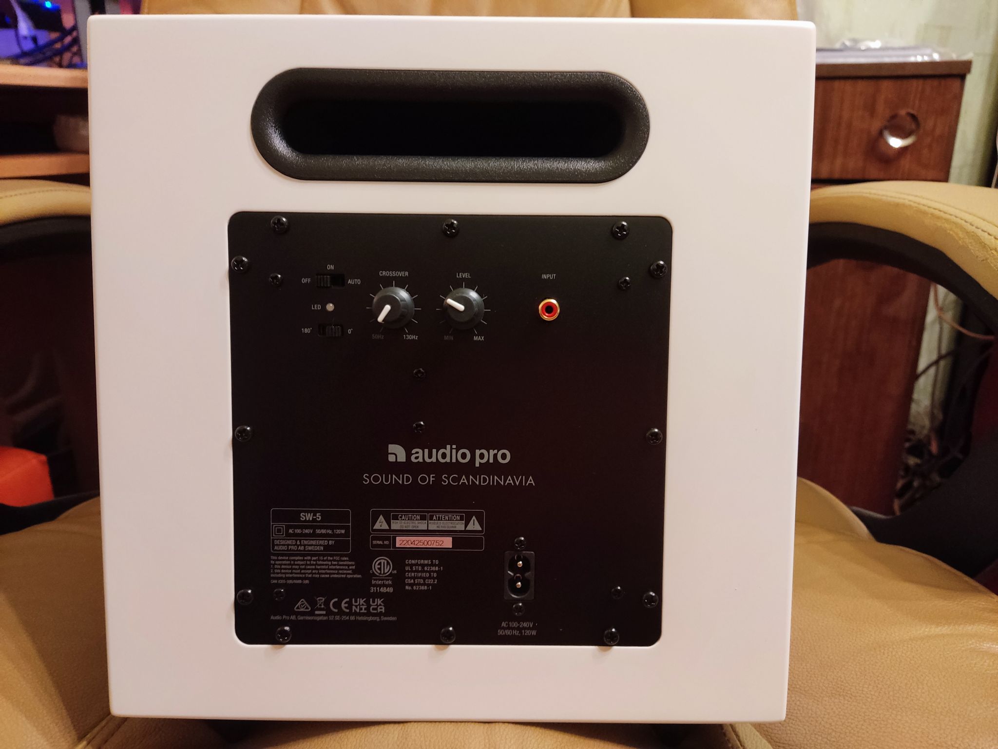 Купить сабвуфер AUDIO PRO SW-5, белый AUDIO PRO SW-5 White в интернет ...