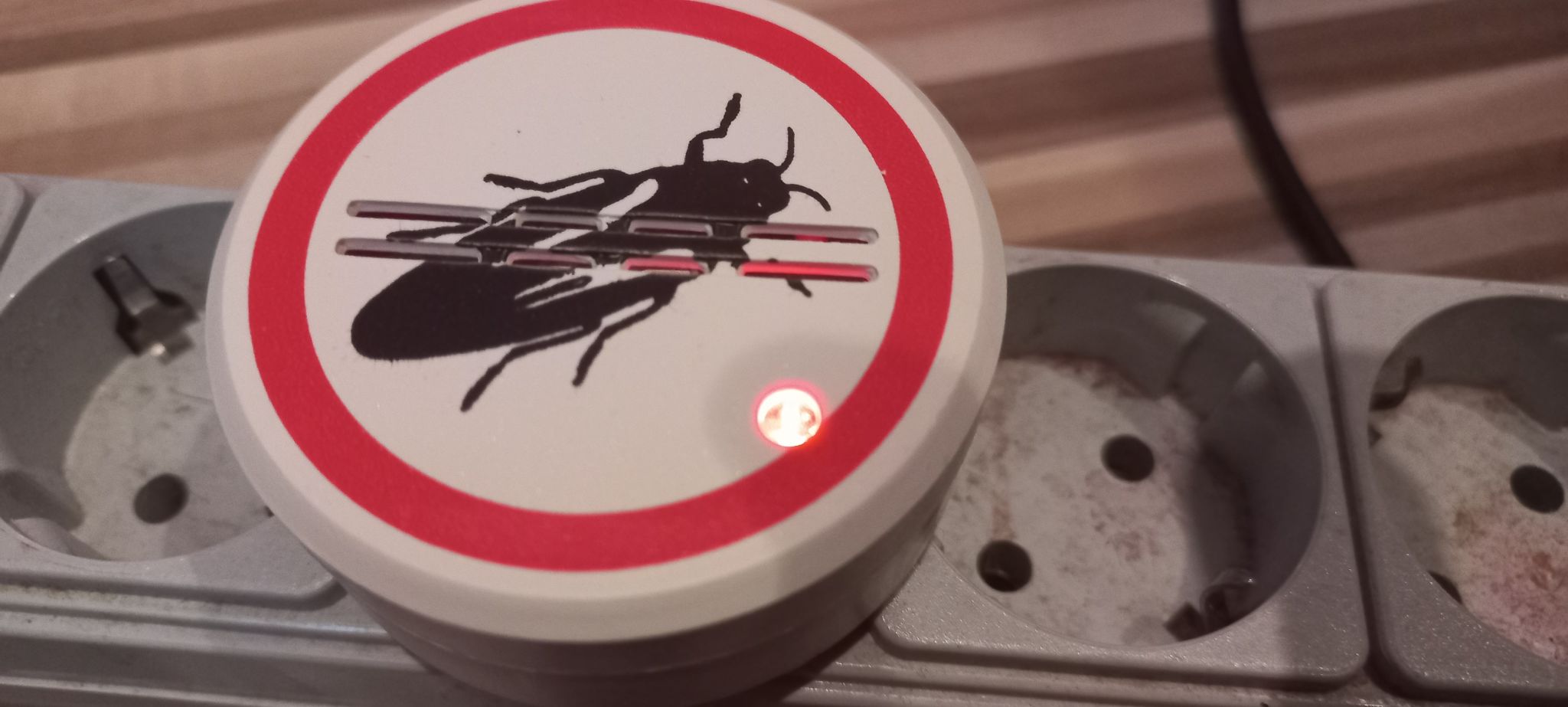 Ультразвуковой отпугиватель тараканов REXANT, 71-0025 — купить по низкой цене в интернет ...