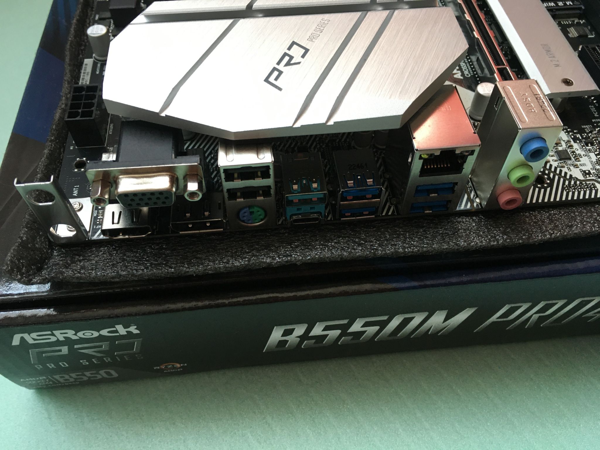Материнская плата ASROCK B550M PRO4 (AM4, mATX) — купить по низкой цене ...