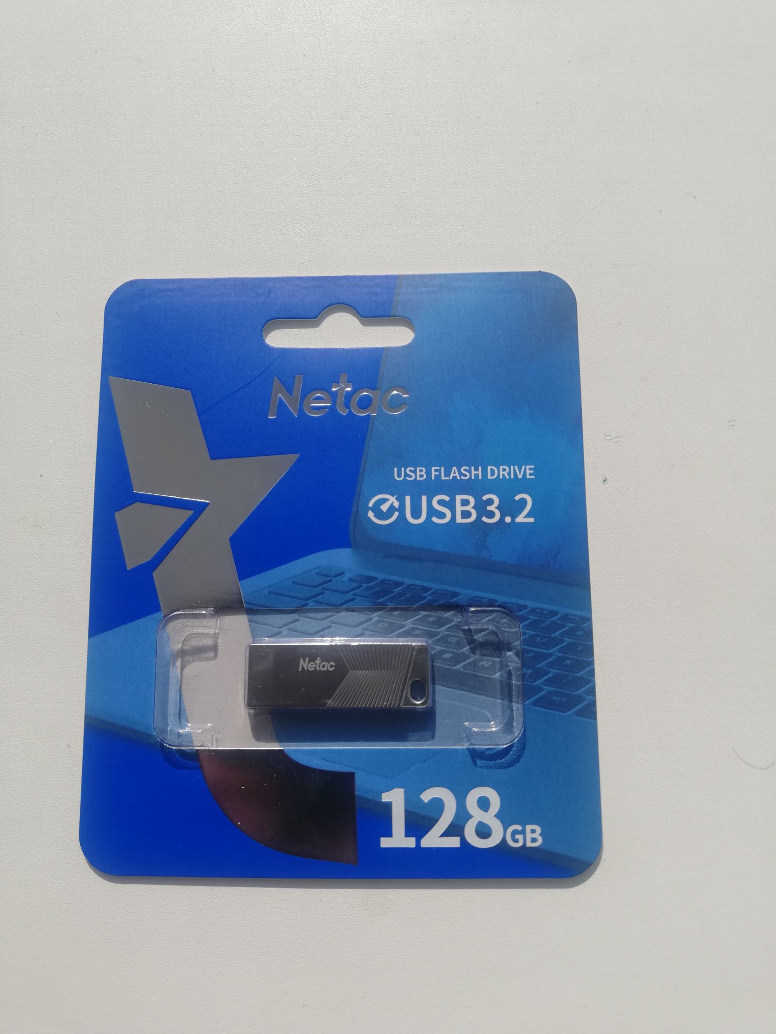 USB флешка Netac UM1 128Gb silver USB 3.2 (NT03UM1N-128G-32PN) — купить по низкой цене в ...