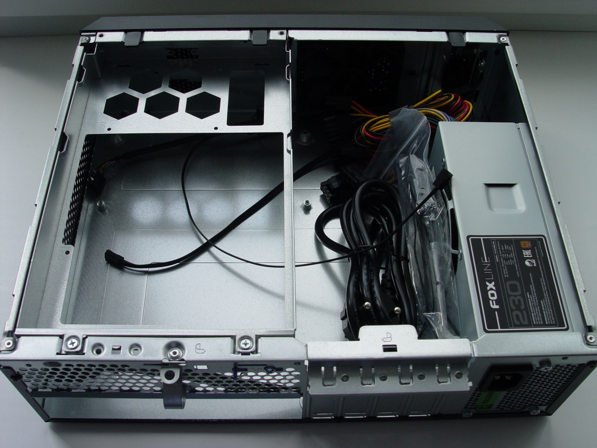 Корпус Foxline mATX 230W FL-1004-TFX230B-85 — купить в интернет ...