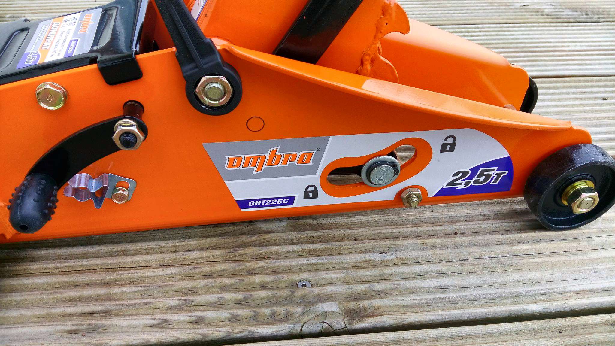 Домкрат подкатной Ombra OHT 225С в кейсе OHT225C — купить в интернет ...