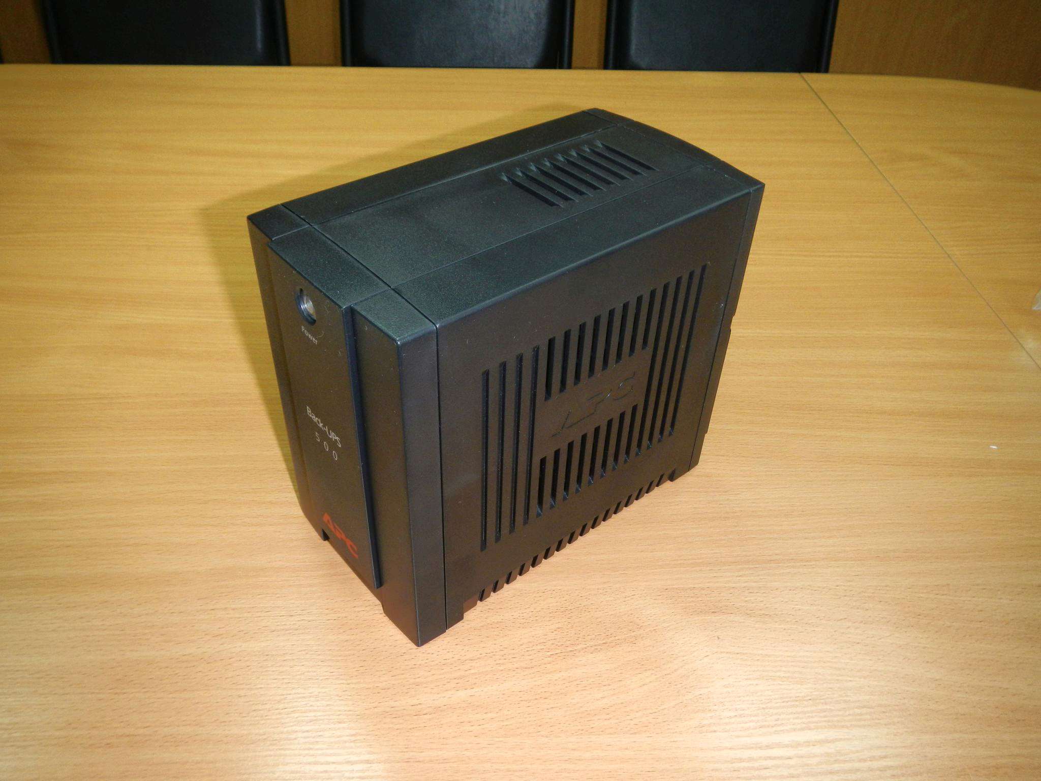 Источник бесперебойного питания APC Back-UPS BX500CI, 500ВА, 300Вт ...